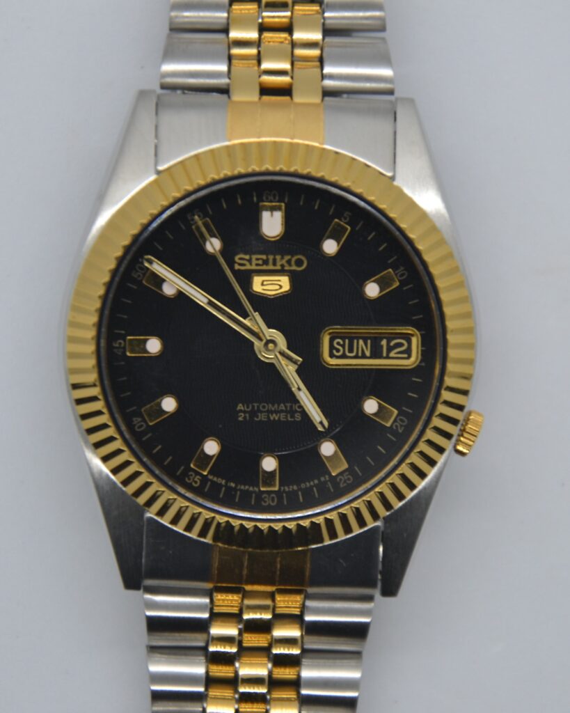 SNXJ90 Black textured dial | Clarinda Watches